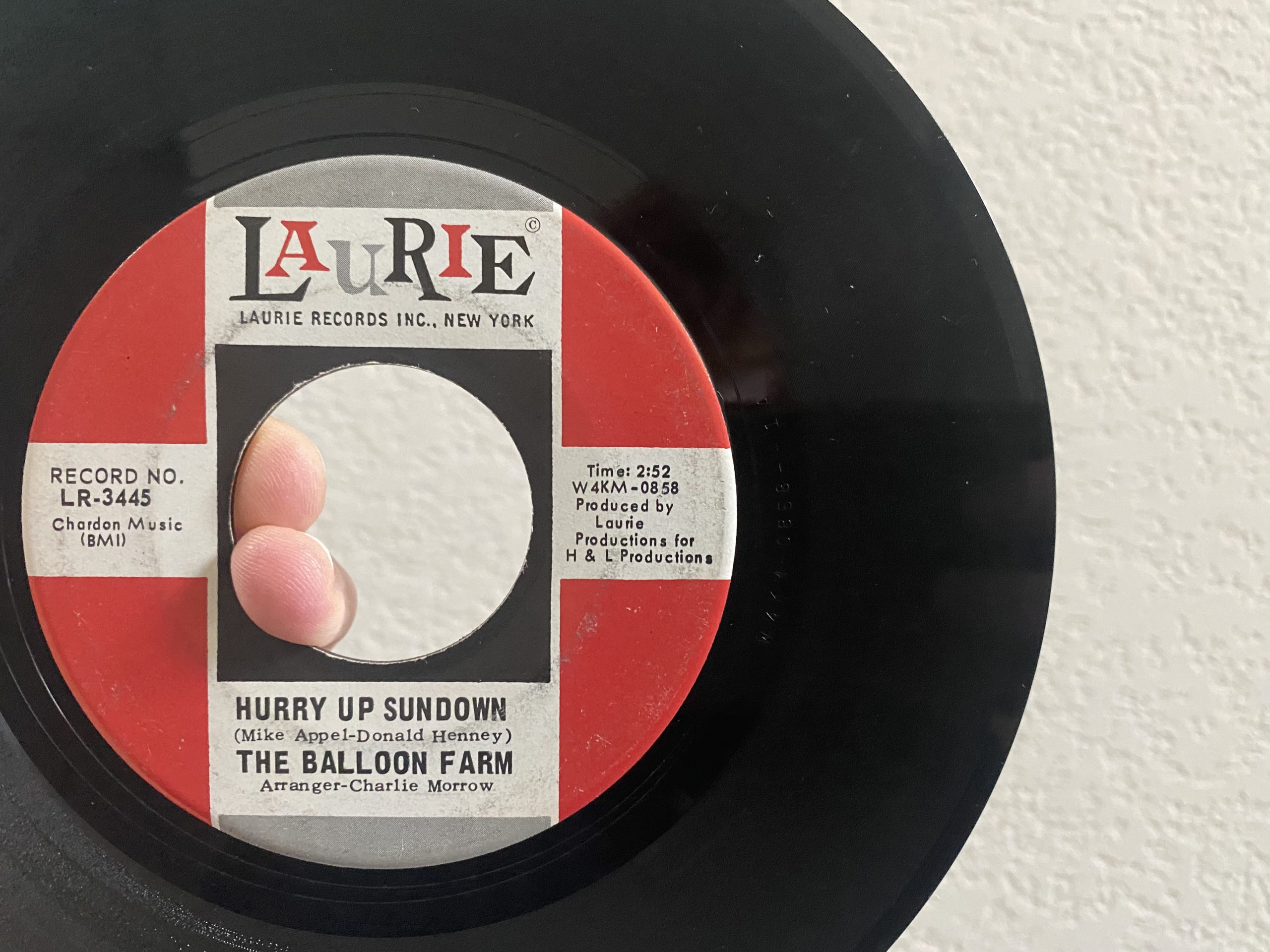 The Balloon Farm | Hurry Up Sundown b/w Farmer Brown | Review